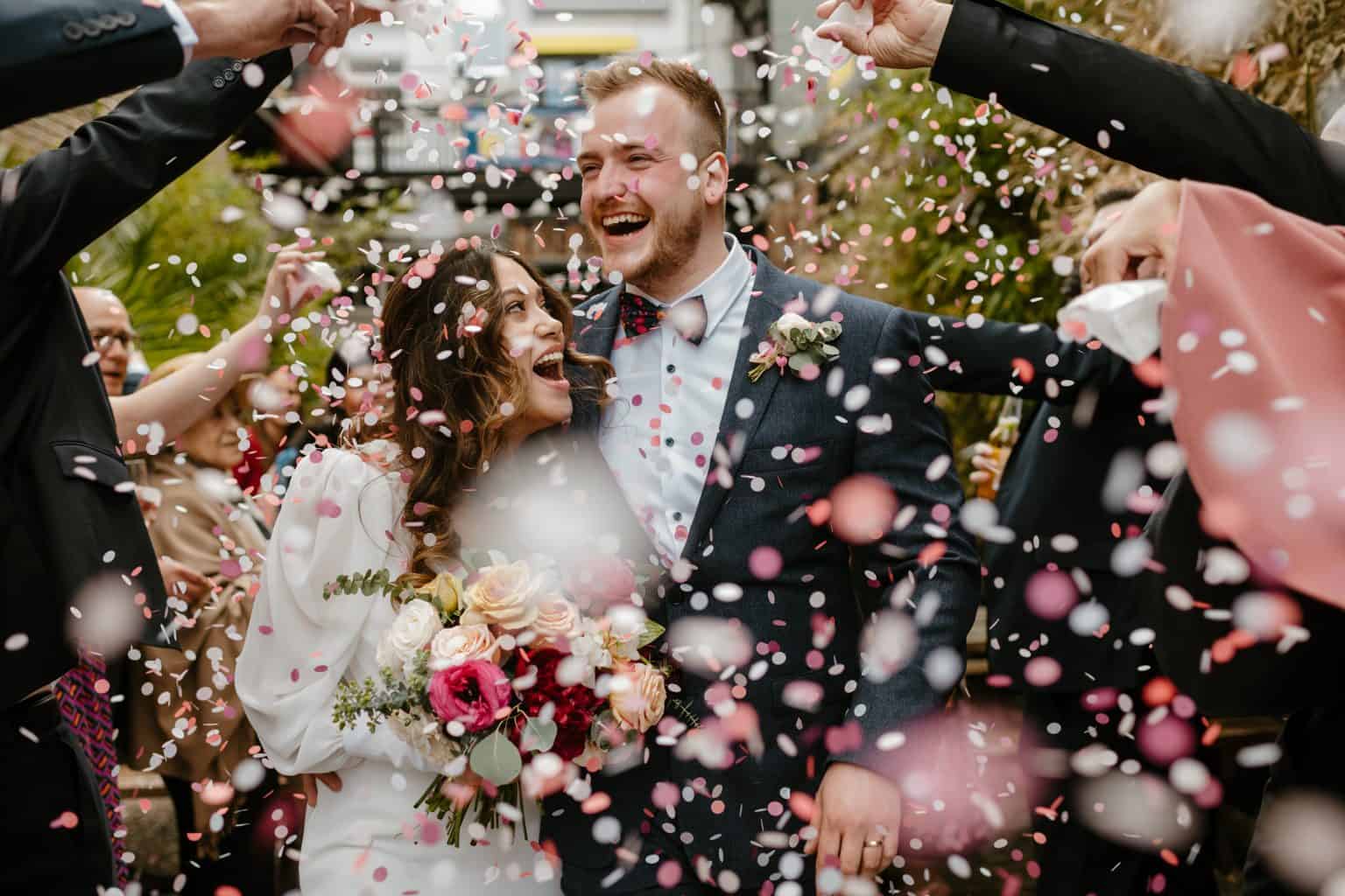 What type of confetti should I use for awesome photos?